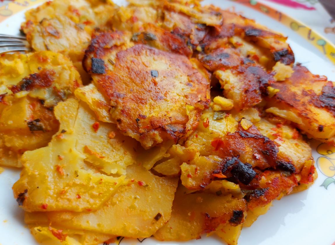 Најбрзиот ручек за само 35 дeнари: Вака приготвен компир не сте пробале ...